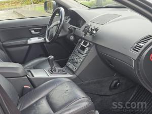 Grey Volvo XC90 2006 in Jelgava, with an engine capacity of 2.40 L and mileage of 276 thousand km for 3550 €, photo 9 on AUTOMOTO.COM.LV