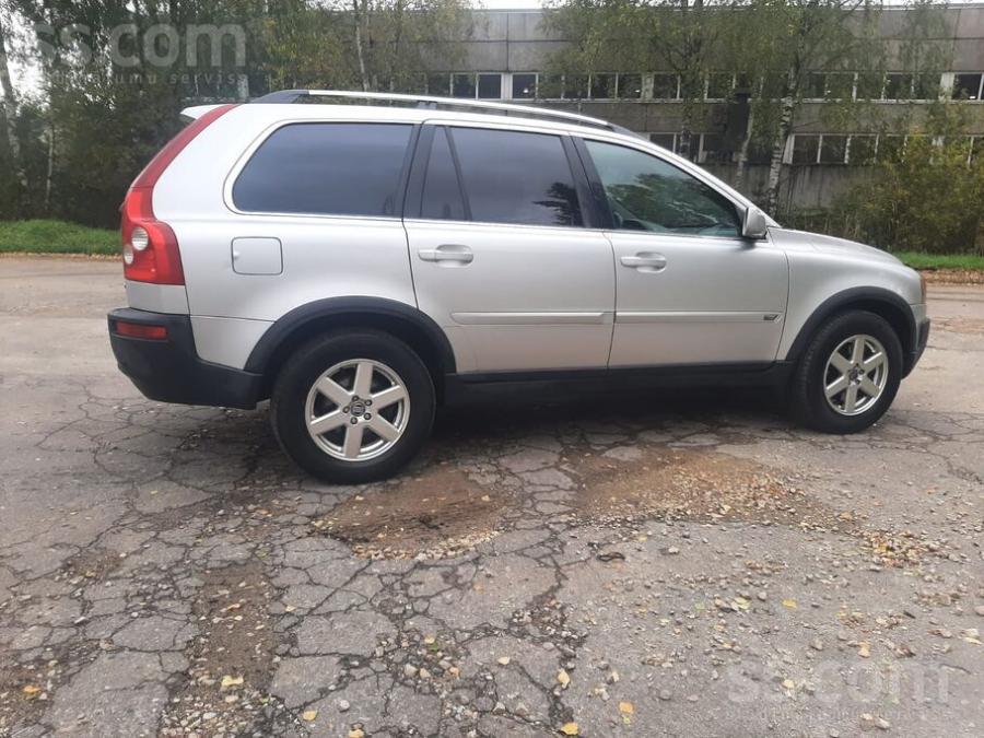 Grey Volvo XC90 2006 in Riga, with an engine capacity of 2.40 L and mileage of 424 thousand km for 2700 €, photo 4 on AUTOMOTO.COM.LV
