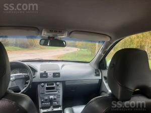 Grey Volvo XC90 2006 in Riga, with an engine capacity of 2.40 L and mileage of 424 thousand km for 2700 €, photo 11 on AUTOMOTO.COM.LV