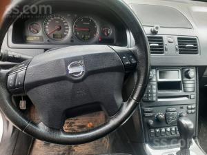 Grey Volvo XC90 2006 in Riga, with an engine capacity of 2.40 L and mileage of 424 thousand km for 2700 €, photo 12 on AUTOMOTO.COM.LV