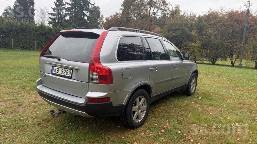 Grey Volvo XC90 2006 in Riga, with an engine capacity of 2.40 L and mileage of 384 thousand km for 4000 €, photo 4 on AUTOMOTO.COM.LV