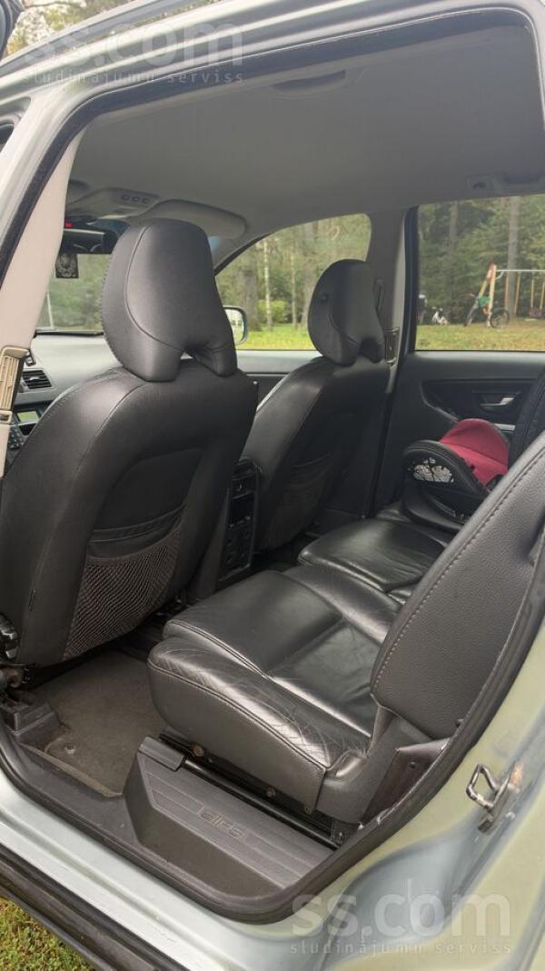 Volvo XC90 2006 Rīga vietnē Pelēks Volvo XC90 2006 Rīga, ar dzinēja tilpumu 2.40 L un nobraukumu 384 tūkst. km par 4000 €, foto 7 vietnē AUTOMOTO.COM.LV