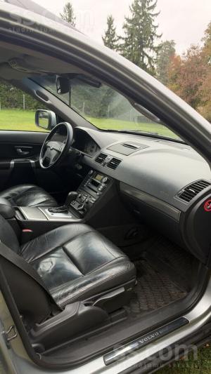 Grey Volvo XC90 2006 in Riga, with an engine capacity of 2.40 L and mileage of 384 thousand km for 4000 €, photo 10 on AUTOMOTO.COM.LV