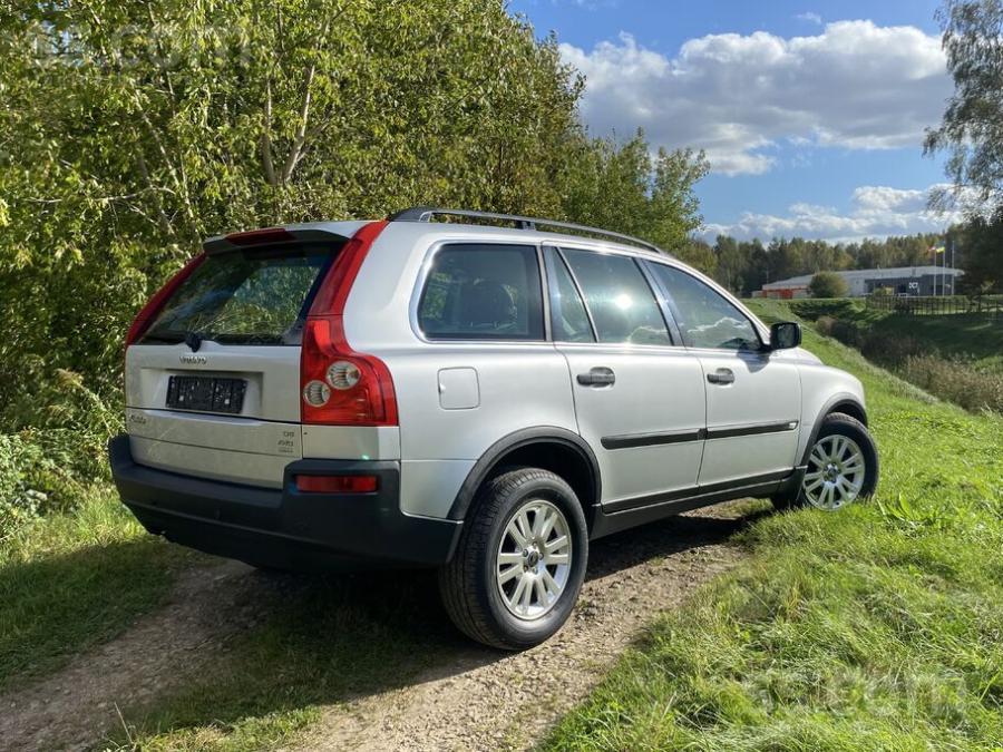 Pelēks Volvo XC90 2006 Rīga, ar dzinēja tilpumu 2.40 L un nobraukumu 326 tūkst. km par 4350 €, foto 11 vietnē AUTOMOTO.COM.LV