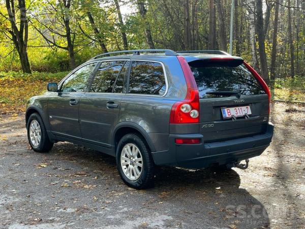 Volvo XC90 2006 in Riga on AUTOMOTO.COM.LV Grey Volvo XC90 2006 in Riga, with an engine capacity of 2.40 L and mileage of 0 thousand km for 3999 €, photo 4 on AUTOMOTO.COM.LV