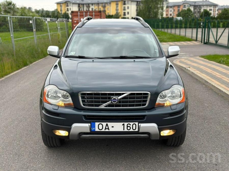 Grey Volvo XC90 2007 in Riga, with an engine capacity of 2.40 L and mileage of 239 thousand km for 10550 €, photo 2 on AUTOMOTO.COM.LV