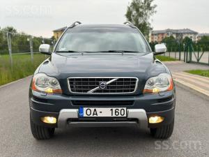 Grey Volvo XC90 2007 in Riga, with an engine capacity of 2.40 L and mileage of 239 thousand km for 10550 €, photo 3 on AUTOMOTO.COM.LV