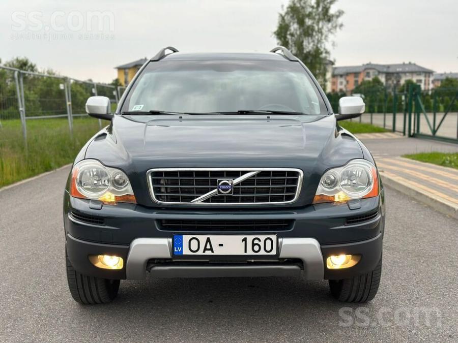 Grey Volvo XC90 2007 in Riga, with an engine capacity of 2.40 L and mileage of 239 thousand km for 10550 €, photo 3 on AUTOMOTO.COM.LV