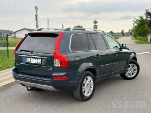 Grey Volvo XC90 2007 in Riga, with an engine capacity of 2.40 L and mileage of 239 thousand km for 10550 €, photo 4 on AUTOMOTO.COM.LV
