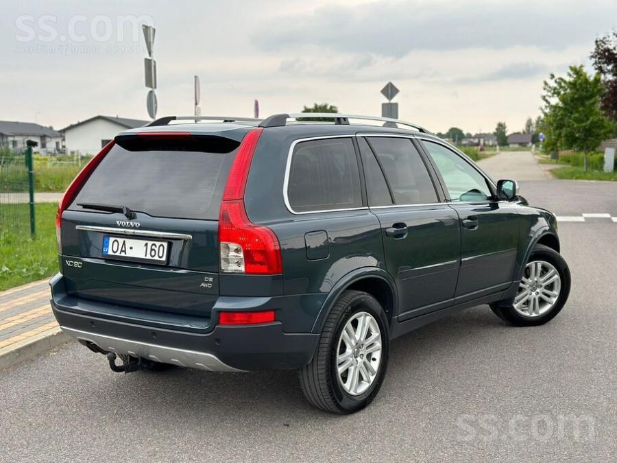 Grey Volvo XC90 2007 in Riga, with an engine capacity of 2.40 L and mileage of 239 thousand km for 10550 €, photo 4 on AUTOMOTO.COM.LV