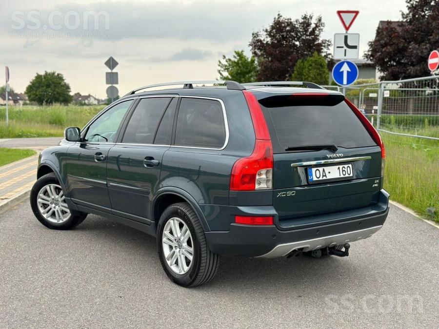 Grey Volvo XC90 2007 in Riga, with an engine capacity of 2.40 L and mileage of 239 thousand km for 10550 €, photo 5 on AUTOMOTO.COM.LV