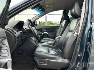 Grey Volvo XC90 2007 in Riga, with an engine capacity of 2.40 L and mileage of 239 thousand km for 10550 €, photo 12 on AUTOMOTO.COM.LV