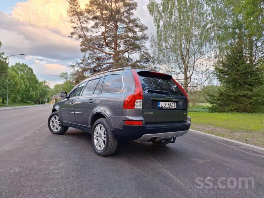 Pelēks Volvo XC90 2007 Madona, ar dzinēja tilpumu 2.40 L un nobraukumu 0 tūkst. km par 7200 €, foto 9 vietnē AUTOMOTO.COM.LV