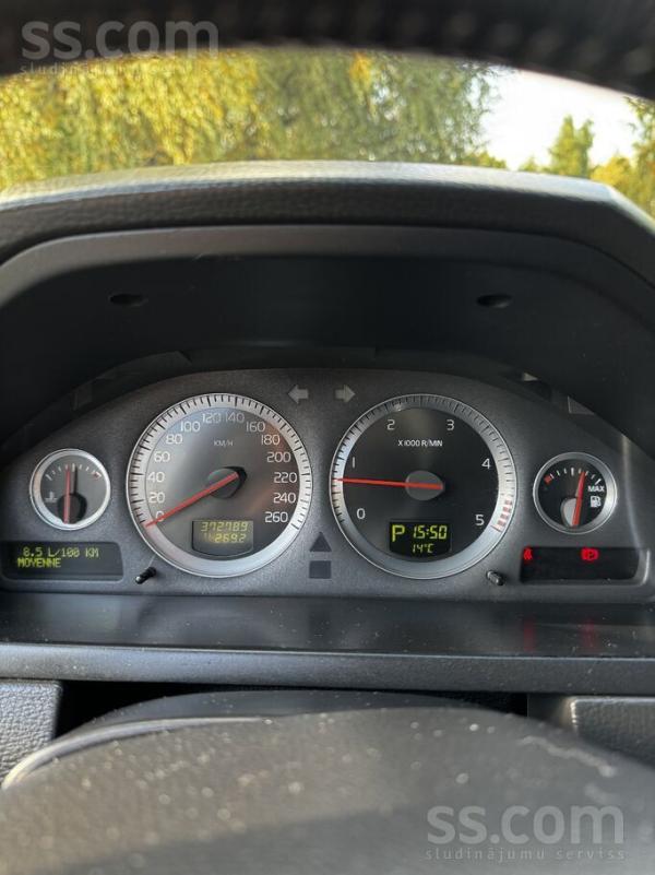 Pelēks Volvo XC90 2007 Rīga, ar dzinēja tilpumu 2.40 L un nobraukumu 370 tūkst. km par 6200 €, foto 11 vietnē AUTOMOTO.COM.LV