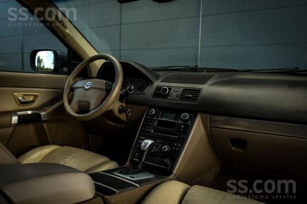 Grey Volvo XC90 2007 in Riga, with an engine capacity of 2.40 L and mileage of 390 thousand km for 5490 €, photo 11 on AUTOMOTO.COM.LV
