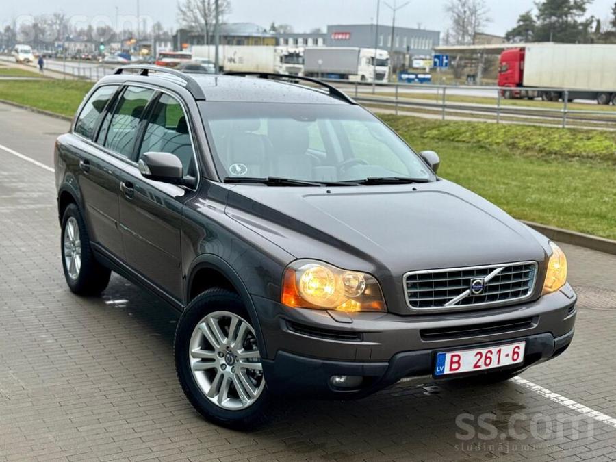 Grey Volvo XC90 2007 in Rezekne, with an engine capacity of 2.40 L and mileage of 282 thousand km for 6690 €, photo 4 on AUTOMOTO.COM.LV