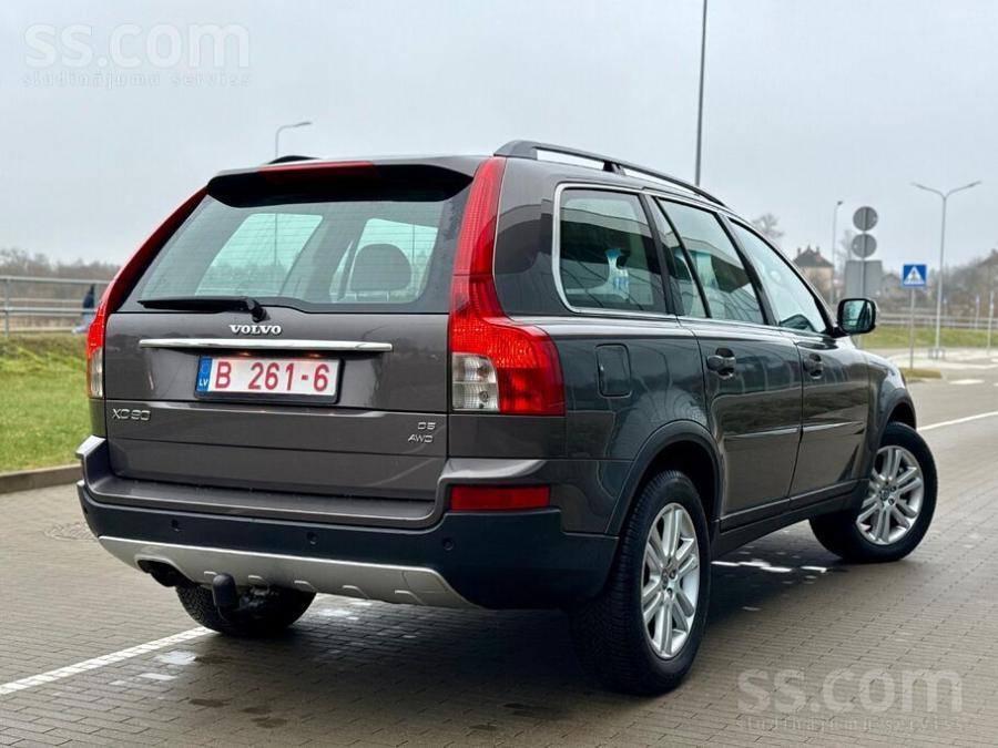 Grey Volvo XC90 2007 in Rezekne, with an engine capacity of 2.40 L and mileage of 282 thousand km for 6690 €, photo 6 on AUTOMOTO.COM.LV