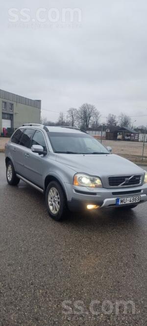 Grey Volvo XC90 2007 in Cesis, with an engine capacity of 2.40 L and mileage of 390 thousand km for 5300 €, photo 2 on AUTOMOTO.COM.LV