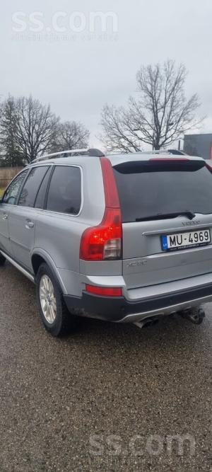 Grey Volvo XC90 2007 in Cesis, with an engine capacity of 2.40 L and mileage of 390 thousand km for 5300 €, photo 4 on AUTOMOTO.COM.LV