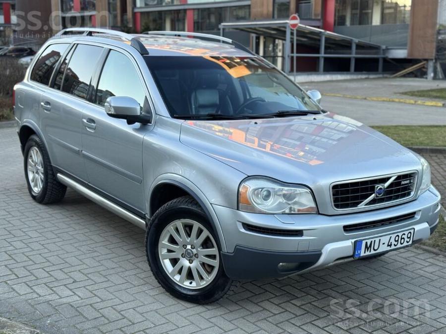 Grey Volvo XC90 2007 in Riga, with an engine capacity of 2.40 L and mileage of 0 thousand km for 4990 €, photo 1 on AUTOMOTO.COM.LV