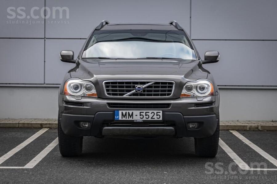 Grey Volvo XC90 2007 in Riga, with an engine capacity of 2.40 L and mileage of 0 thousand km for 5990 €, photo 2 on AUTOMOTO.COM.LV