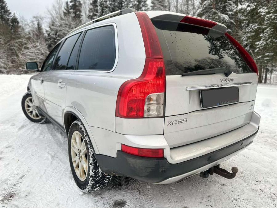 Pelēks Volvo XC90 2007 Viļņa, ar dzinēja tilpumu 2.40 L un nobraukumu 422 tūkst. km par 3400 €, foto 14 vietnē AUTOMOTO.COM.LV