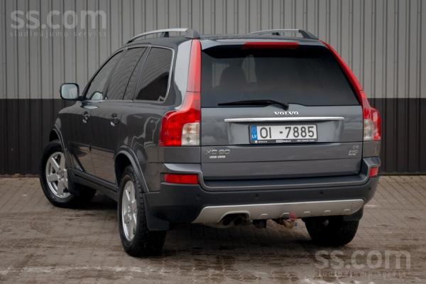 Grey Volvo XC90 2007 in Talsi, with an engine capacity of 2.40 L and mileage of 338 thousand km for 5490 €, photo 4 on AUTOMOTO.COM.LV