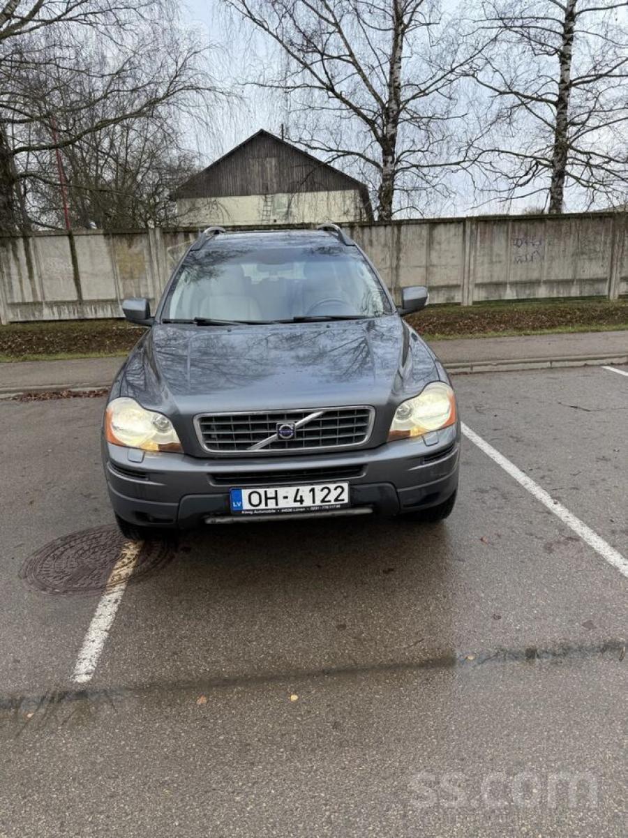 Grey Volvo XC90 2007 in Jekabpils, with an engine capacity of 2.40 L and mileage of 309 thousand km for 5500 €, photo 1 on AUTOMOTO.COM.LV