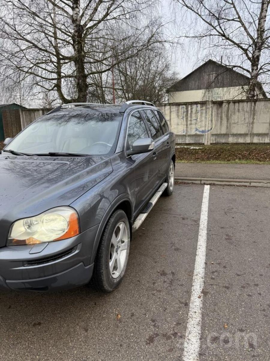 Grey Volvo XC90 2007 in Jekabpils, with an engine capacity of 2.40 L and mileage of 309 thousand km for 5500 €, photo 2 on AUTOMOTO.COM.LV