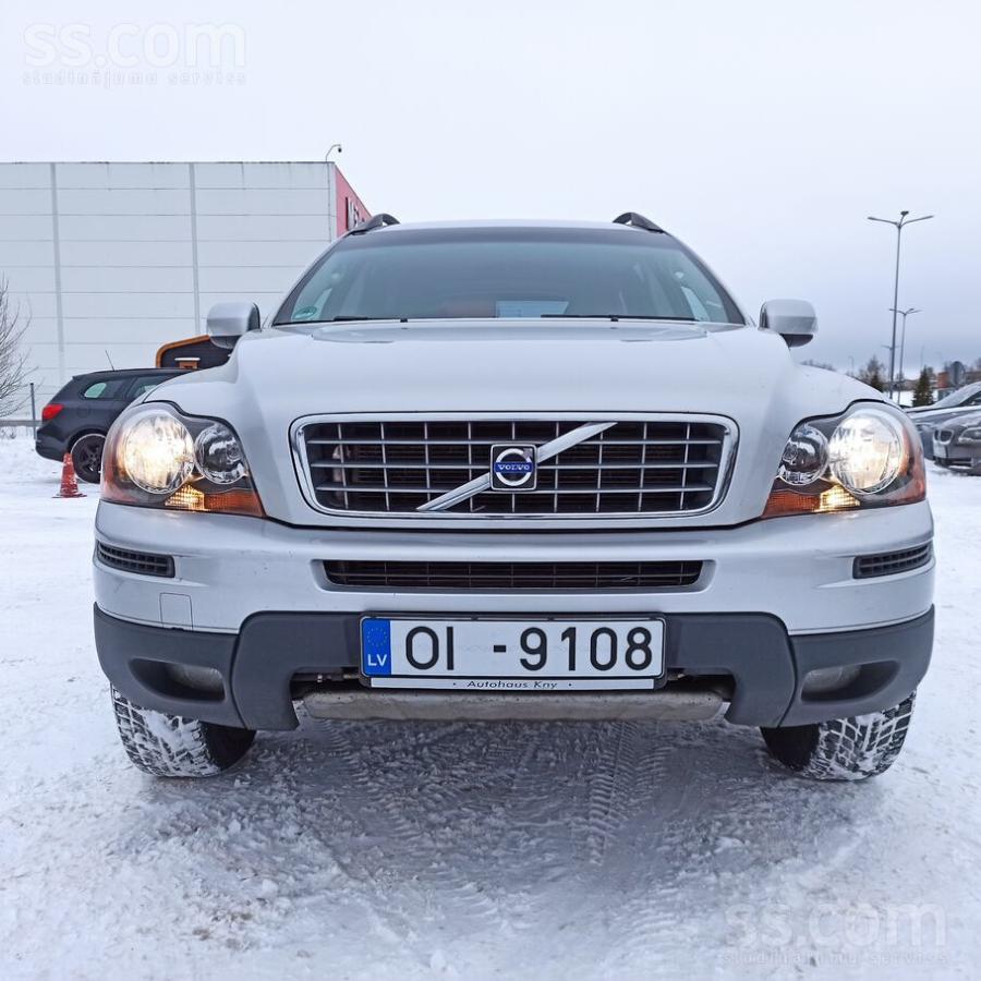 Pelēks Volvo XC90 2007 Daugavpils, ar dzinēja tilpumu 2.40 L un nobraukumu 0 tūkst. km par 6500 €, foto 3 vietnē AUTOMOTO.COM.LV