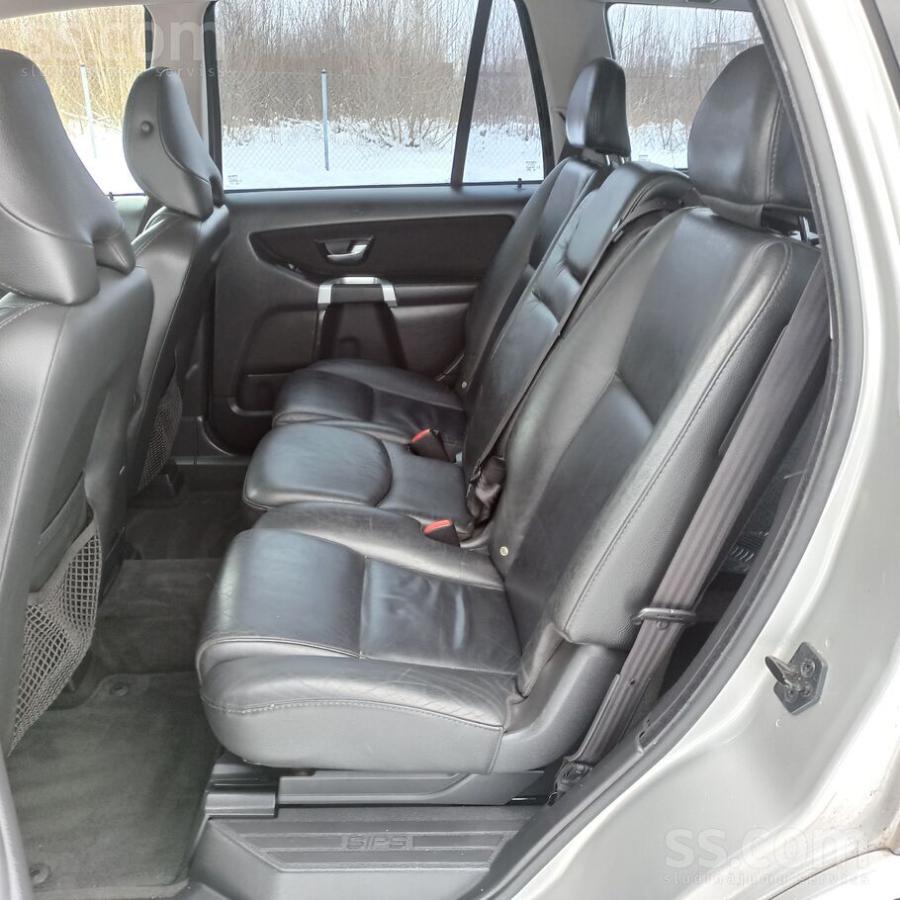 Pelēks Volvo XC90 2007 Daugavpils, ar dzinēja tilpumu 2.40 L un nobraukumu 0 tūkst. km par 6500 €, foto 11 vietnē AUTOMOTO.COM.LV