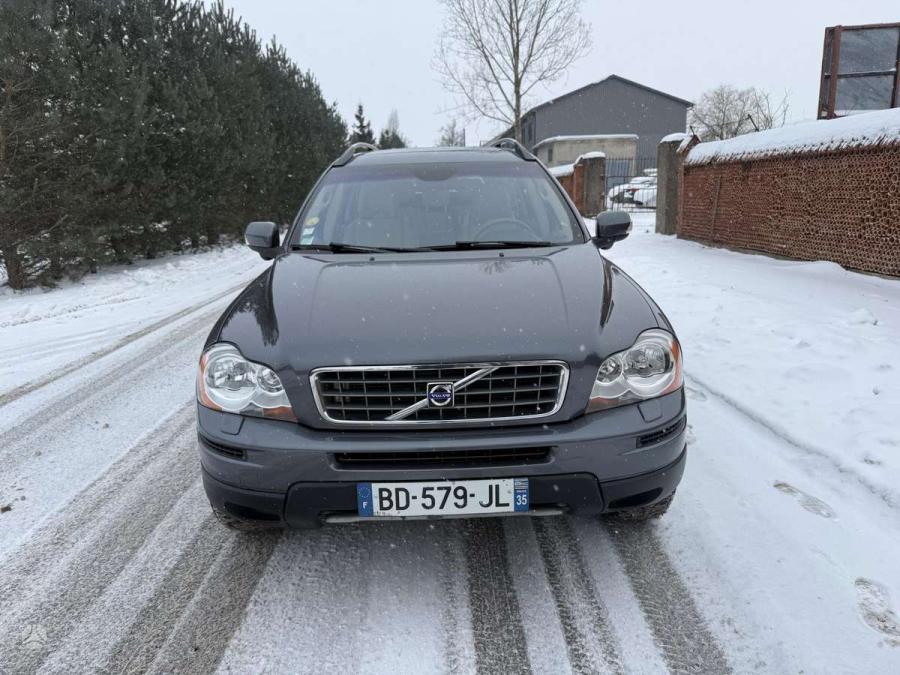 Pelēks Volvo XC90 2007 Tauragė, ar dzinēja tilpumu 2.40 L un nobraukumu 320 tūkst. km par 4700 €, foto 2 vietnē AUTOMOTO.COM.LV