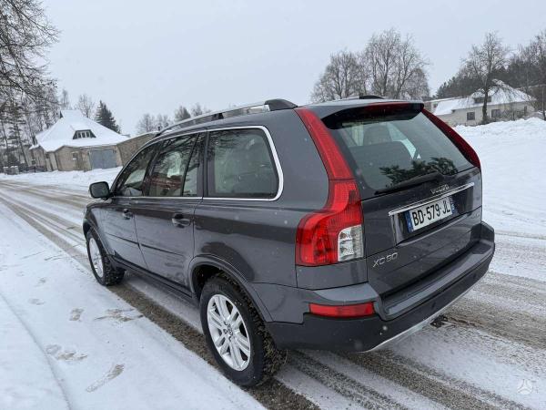 Pelēks Volvo XC90 2007 Tauragė, ar dzinēja tilpumu 2.40 L un nobraukumu 320 tūkst. km par 4700 €, foto 6 vietnē AUTOMOTO.COM.LV