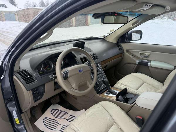Pelēks Volvo XC90 2007 Tauragė, ar dzinēja tilpumu 2.40 L un nobraukumu 320 tūkst. km par 4700 €, foto 7 vietnē AUTOMOTO.COM.LV