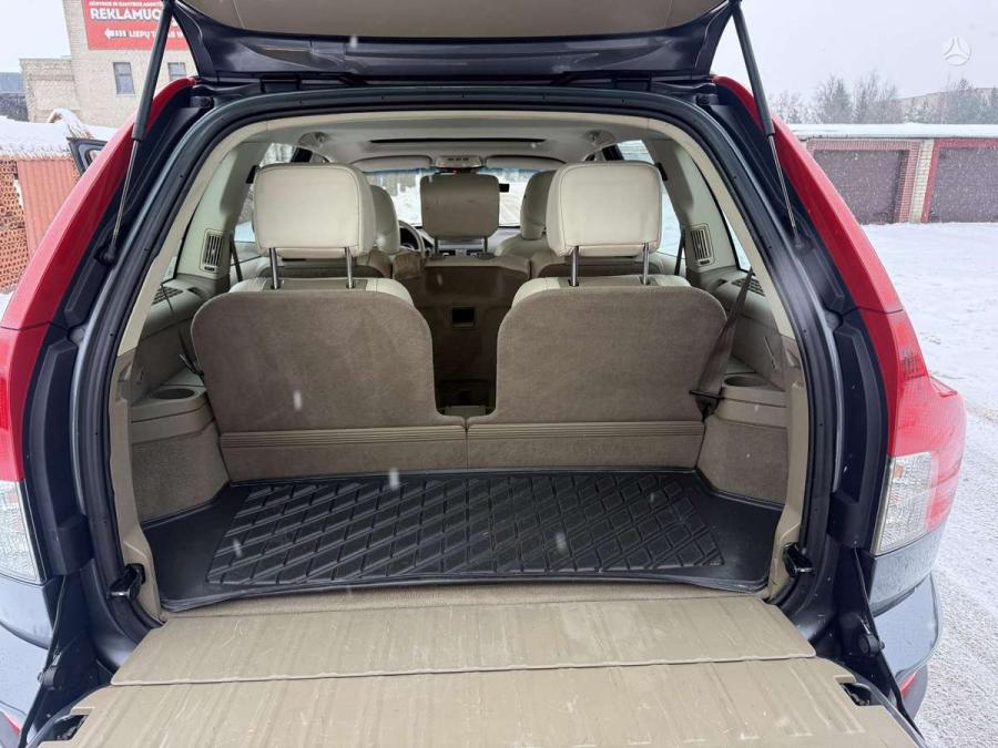 Pelēks Volvo XC90 2007 Tauragė, ar dzinēja tilpumu 2.40 L un nobraukumu 320 tūkst. km par 4700 €, foto 17 vietnē AUTOMOTO.COM.LV