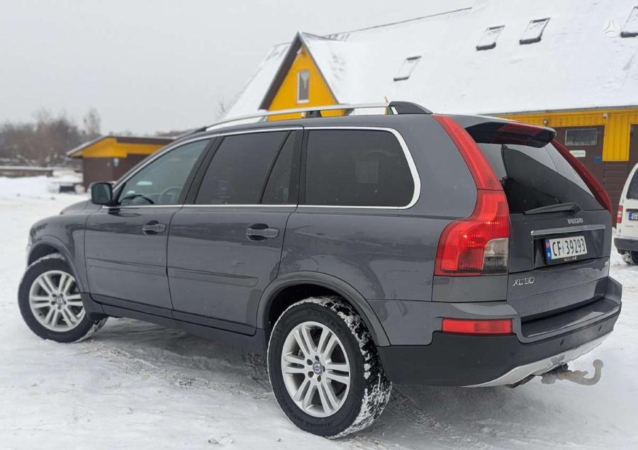 Grey Volvo XC90 2007 in Kaunas, with an engine capacity of 2.40 L and mileage of 303 thousand km for 4300 €, photo 5 on AUTOMOTO.COM.LV