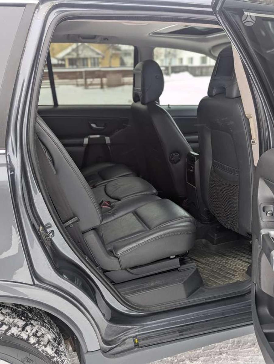 Grey Volvo XC90 2007 in Kaunas, with an engine capacity of 2.40 L and mileage of 303 thousand km for 4300 €, photo 26 on AUTOMOTO.COM.LV