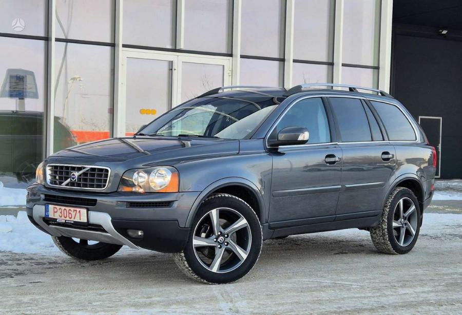 Grey Volvo XC90 2007 in Vilnius, with an engine capacity of 2.40 L and mileage of 290 thousand km for 6650 €, photo 2 on AUTOMOTO.COM.LV