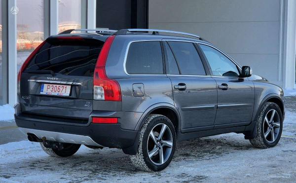 Grey Volvo XC90 2007 in Vilnius, with an engine capacity of 2.40 L and mileage of 290 thousand km for 6650 €, photo 7 on AUTOMOTO.COM.LV