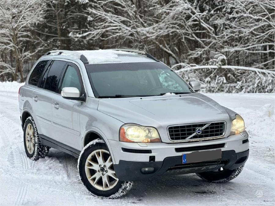 Grey Volvo XC90 2007 in Vilnius, with an engine capacity of 2.40 L and mileage of 421 thousand km for 3150 €, photo 1 on AUTOMOTO.COM.LV