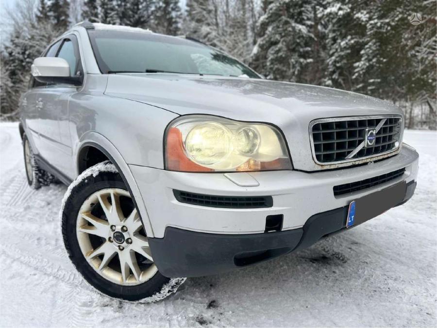Grey Volvo XC90 2007 in Vilnius, with an engine capacity of 2.40 L and mileage of 421 thousand km for 3150 €, photo 2 on AUTOMOTO.COM.LV