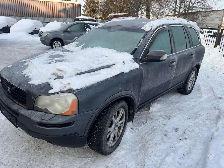 Grey Volvo XC90 2007 in Telschi, with an engine capacity of 2.40 L and mileage of 355 thousand km for 2450 €, photo 3 on AUTOMOTO.COM.LV