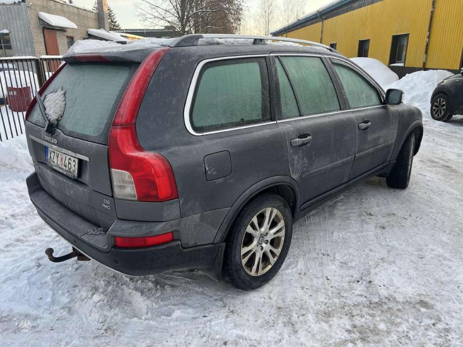 Grey Volvo XC90 2007 in Telschi, with an engine capacity of 2.40 L and mileage of 355 thousand km for 2450 €, photo 4 on AUTOMOTO.COM.LV