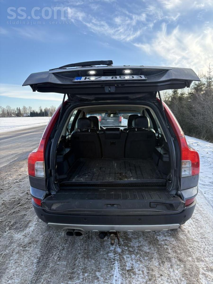 Grey Volvo XC90 2007 in Riga, with an engine capacity of 2.40 L and mileage of 350 thousand km for 5250 €, photo 14 on AUTOMOTO.COM.LV