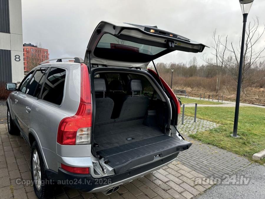 Pelēks Volvo XC90 2007 Tartu, ar dzinēja tilpumu 2.40 L un nobraukumu 0 tūkst. km par 6499 €, foto 20 vietnē AUTOMOTO.COM.LV