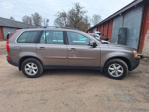 Pelēks Volvo XC90 2007 Prienai, ar dzinēja tilpumu 2.40 L un nobraukumu 323 tūkst. km par 4250 €, foto 4 vietnē AUTOMOTO.COM.LV