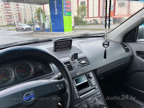 Pelēks Volvo XC90 2007 Tallina, ar dzinēja tilpumu 2.40 L un nobraukumu 290 tūkst. km par 5500 €, foto 4 vietnē AUTOMOTO.COM.LV