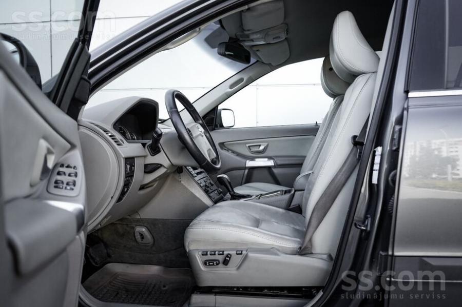 Pelēks Volvo XC90 2007 Rīga, ar dzinēja tilpumu 2.40 L un nobraukumu 289 tūkst. km par 3950 €, foto 10 vietnē AUTOMOTO.COM.LV