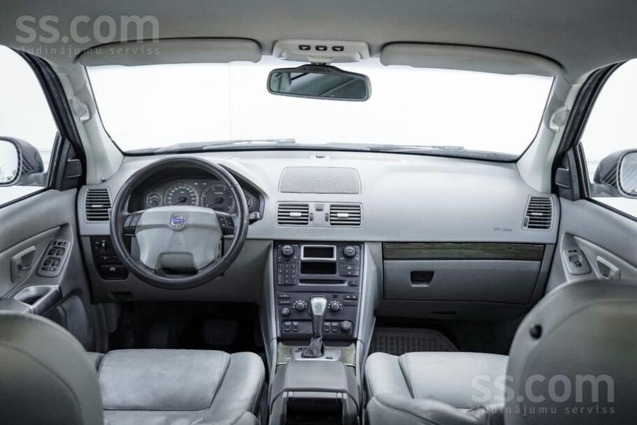 Pelēks Volvo XC90 2007 Rīga, ar dzinēja tilpumu 2.40 L un nobraukumu 289 tūkst. km par 3950 €, foto 15 vietnē AUTOMOTO.COM.LV