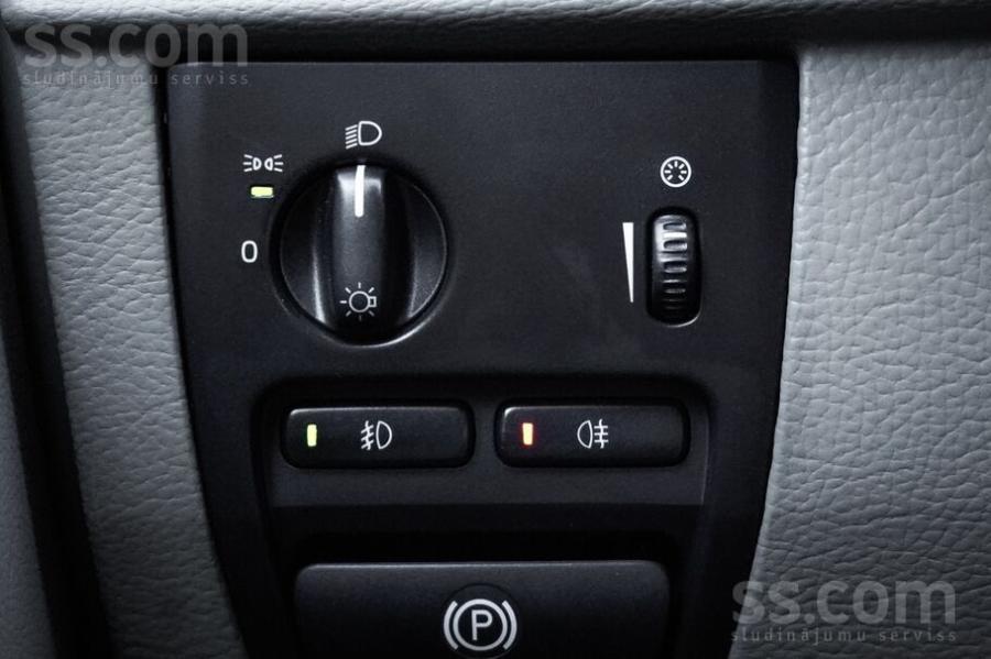 Pelēks Volvo XC90 2007 Rīga, ar dzinēja tilpumu 2.40 L un nobraukumu 289 tūkst. km par 3950 €, foto 25 vietnē AUTOMOTO.COM.LV